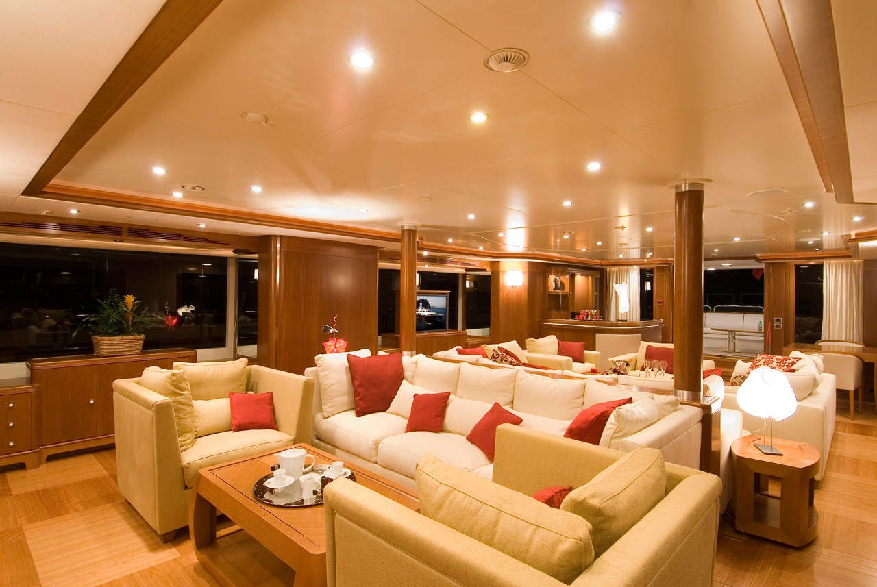 Yacht BLUE VISION, Benetti Yachts | CHARTERWORLD Luxury Superyacht Charters